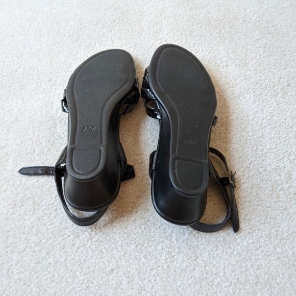 SAS | Shoes | Sas Black Strappy Quarter Strap Wedge Sandal Size 95 ...